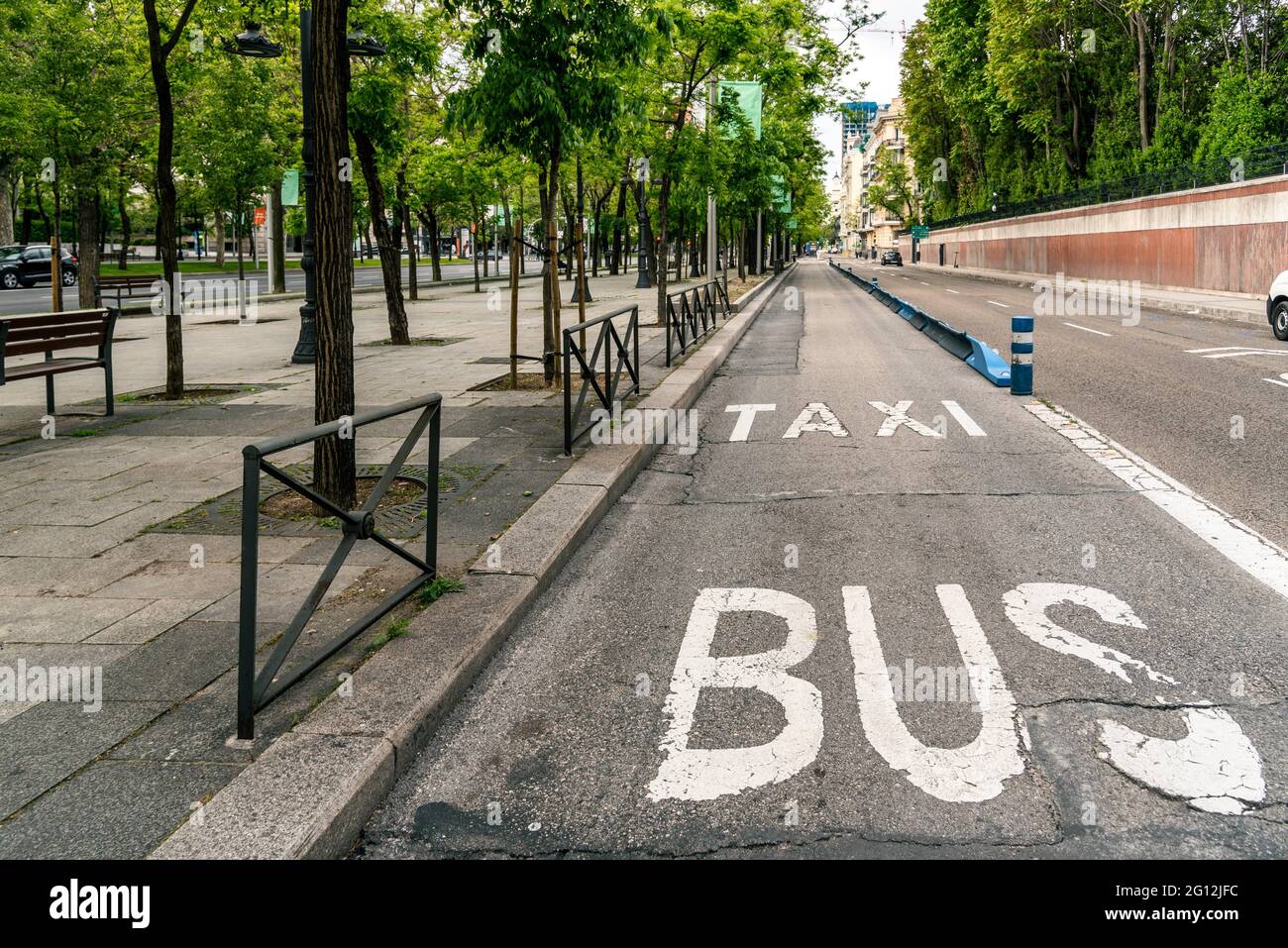Bus taxi road sign hi-res stock photography and images - Alamy