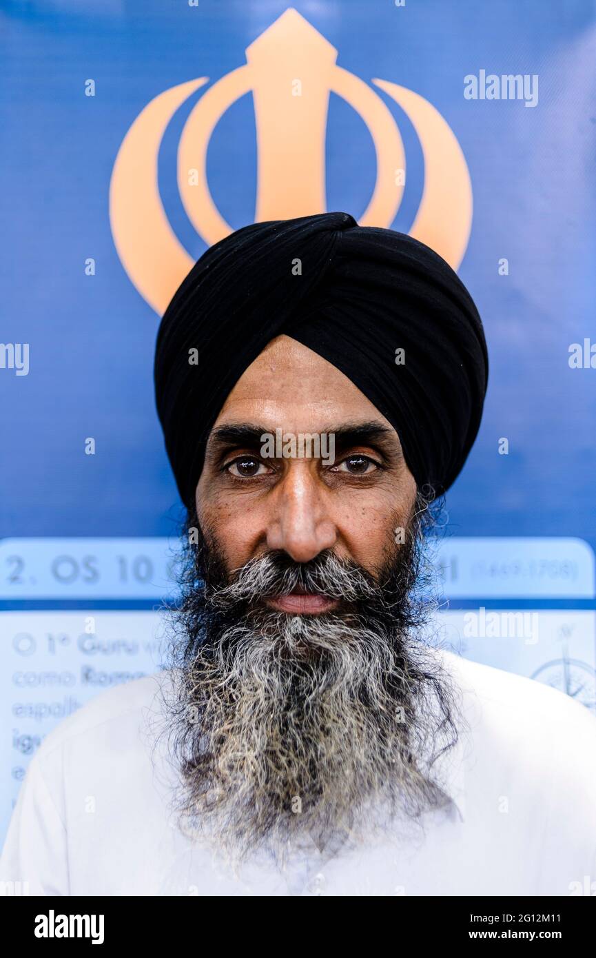 Sikhi in turban hi-res stock photography and images - Alamy