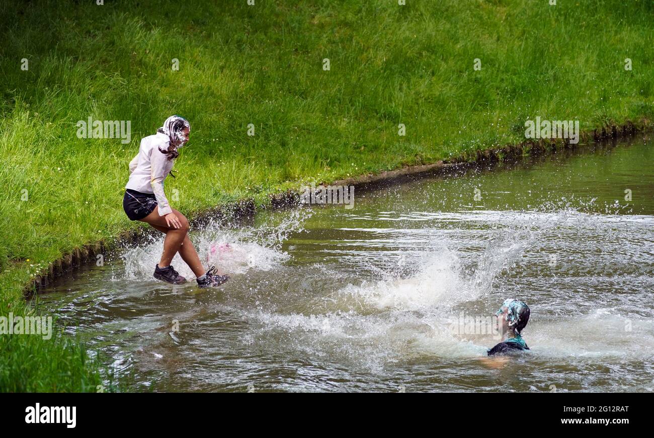 Oxford trashing hi-res stock photography and images - Alamy