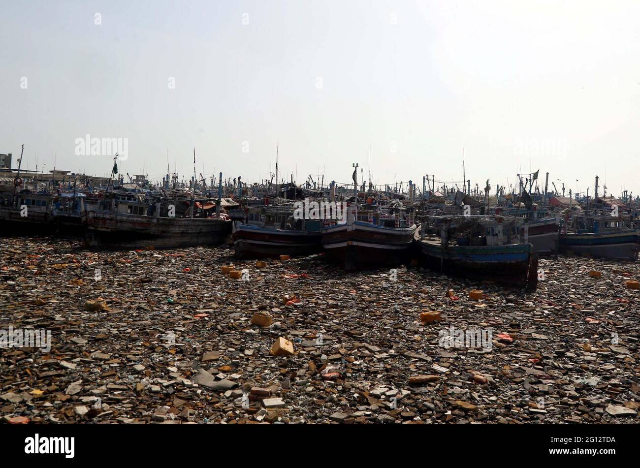 World environment day karachi hi-res stock photography and images - Alamy