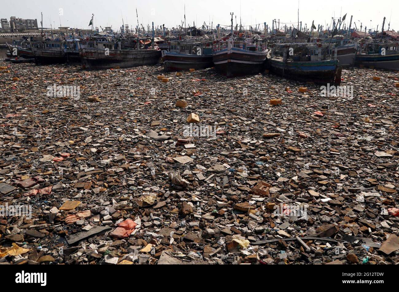 World environment day karachi hi-res stock photography and images - Alamy