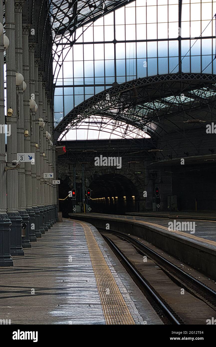 Empty railway station terminal Stock Photo - Alamy