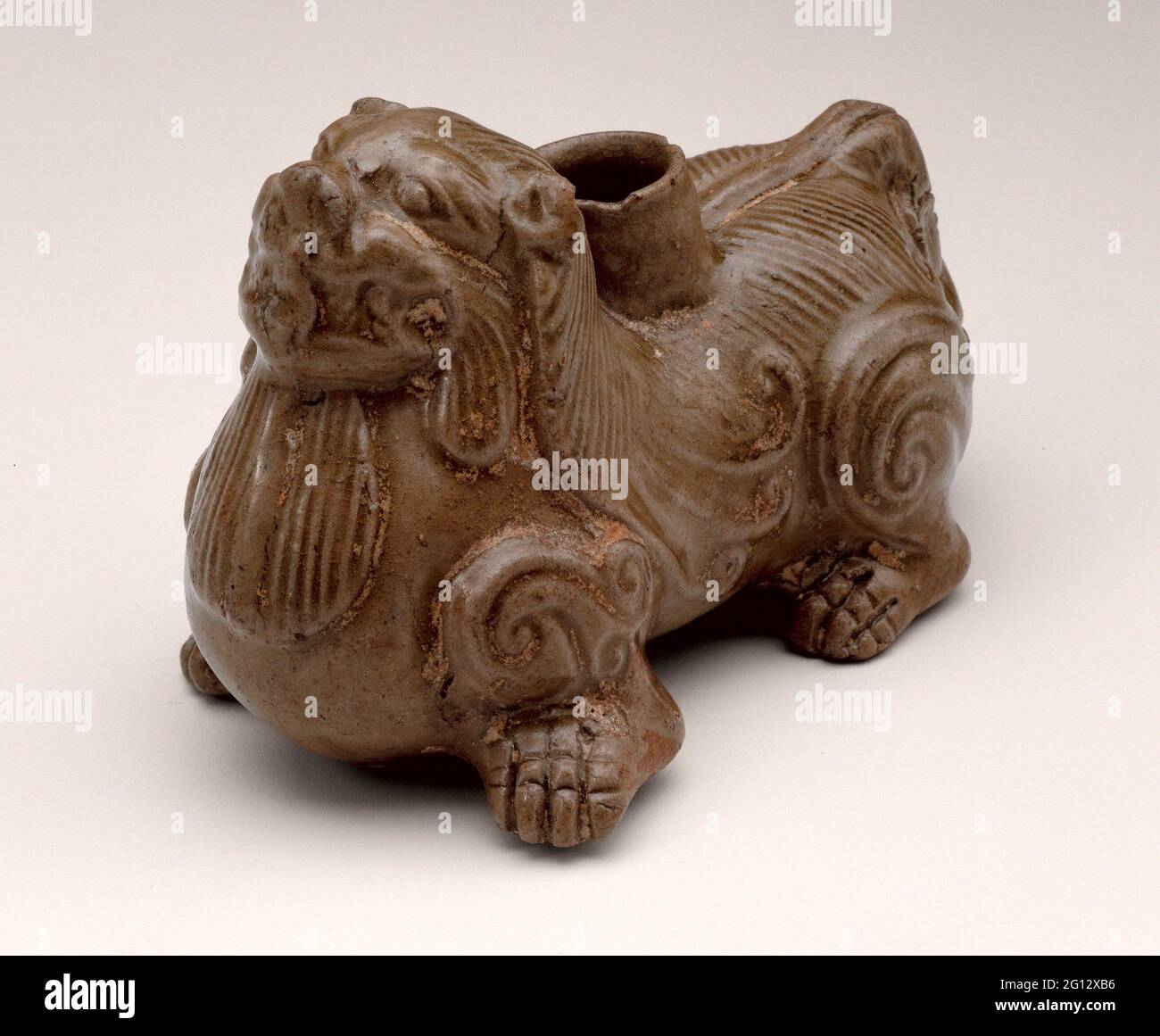 Stoneware yue ware hi-res stock photography and images - Alamy