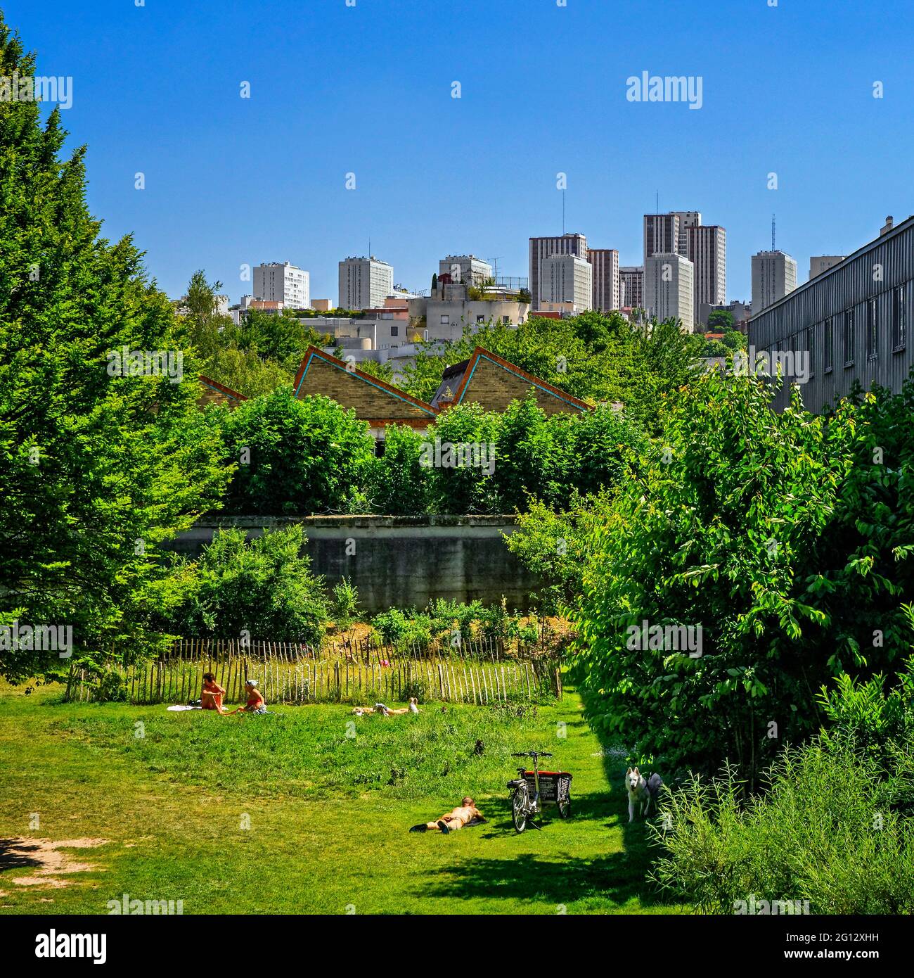 Place de fetes hi-res stock photography and images - Alamy