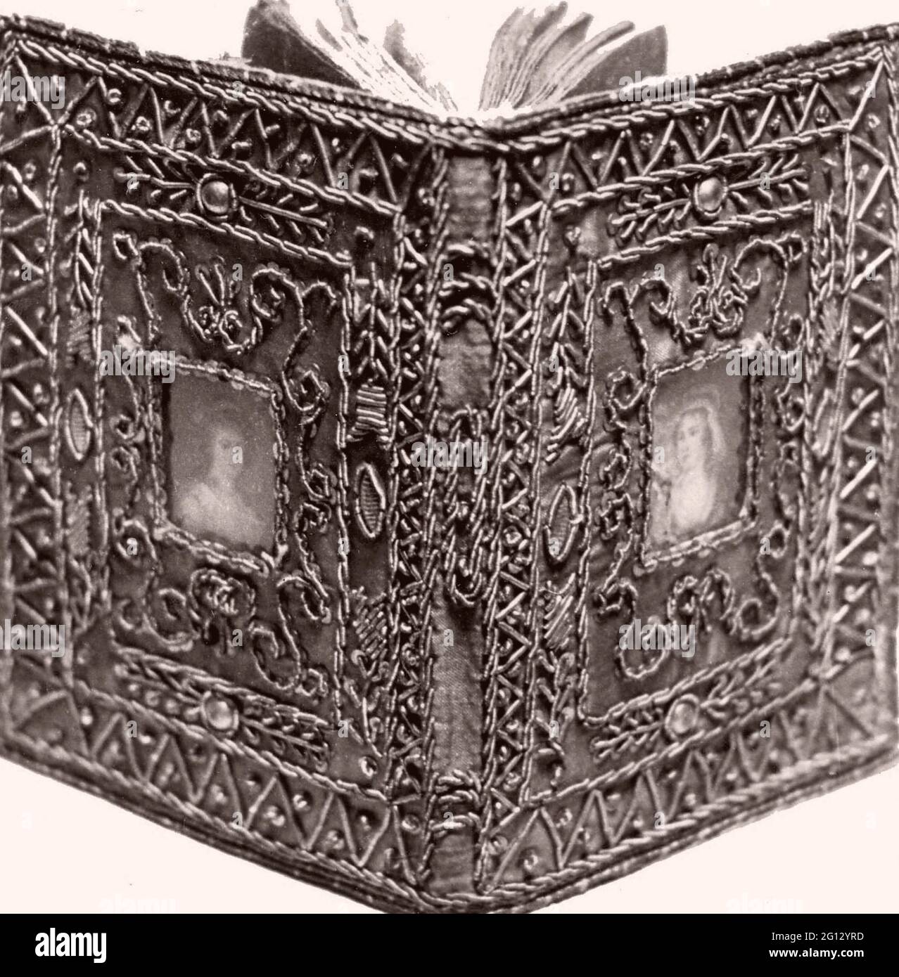 Almanac cover hi-res stock photography and images - Alamy