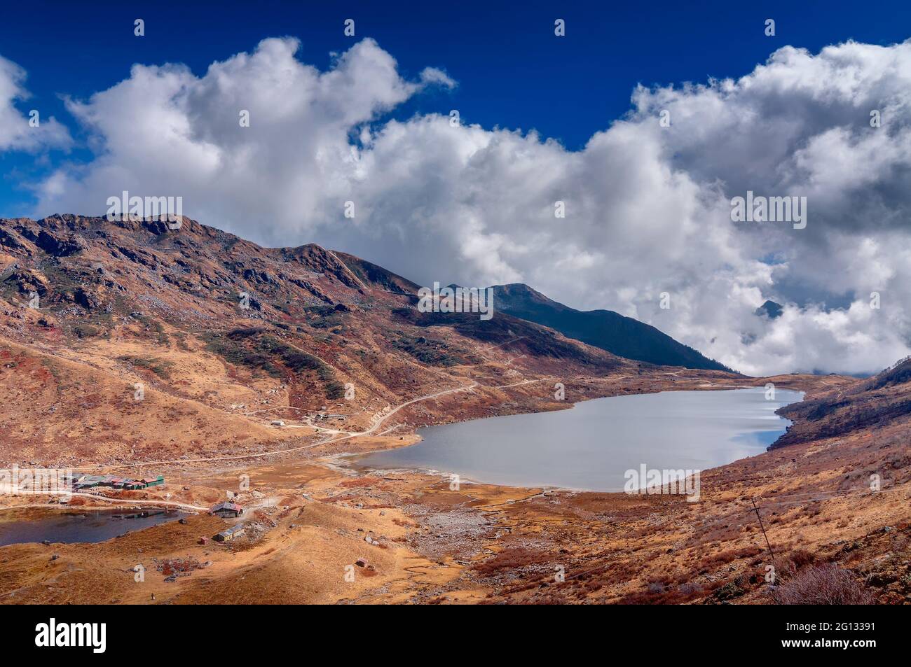 Kupup lake sikkim hi-res stock photography and images - Alamy