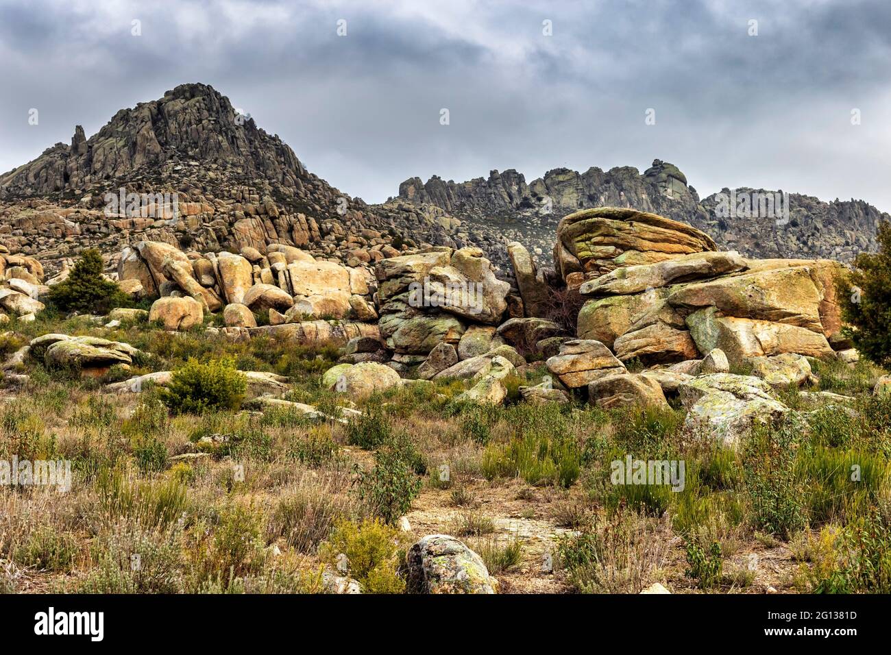 Granite cliffs hi-res stock photography and images - Alamy