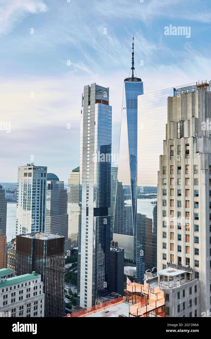 Reflective tower hi-res stock photography and images - Alamy