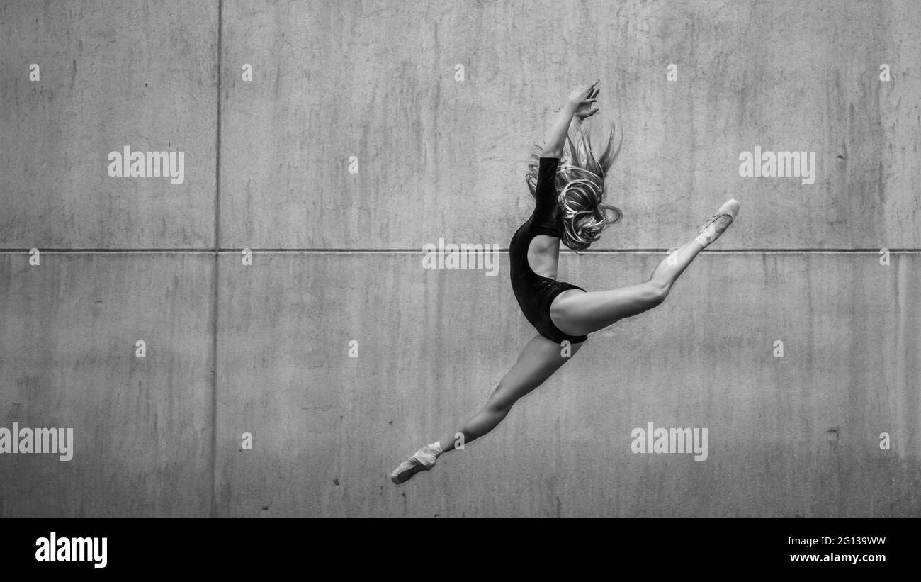 Ballet dancer hi-res stock photography and images - Alamy