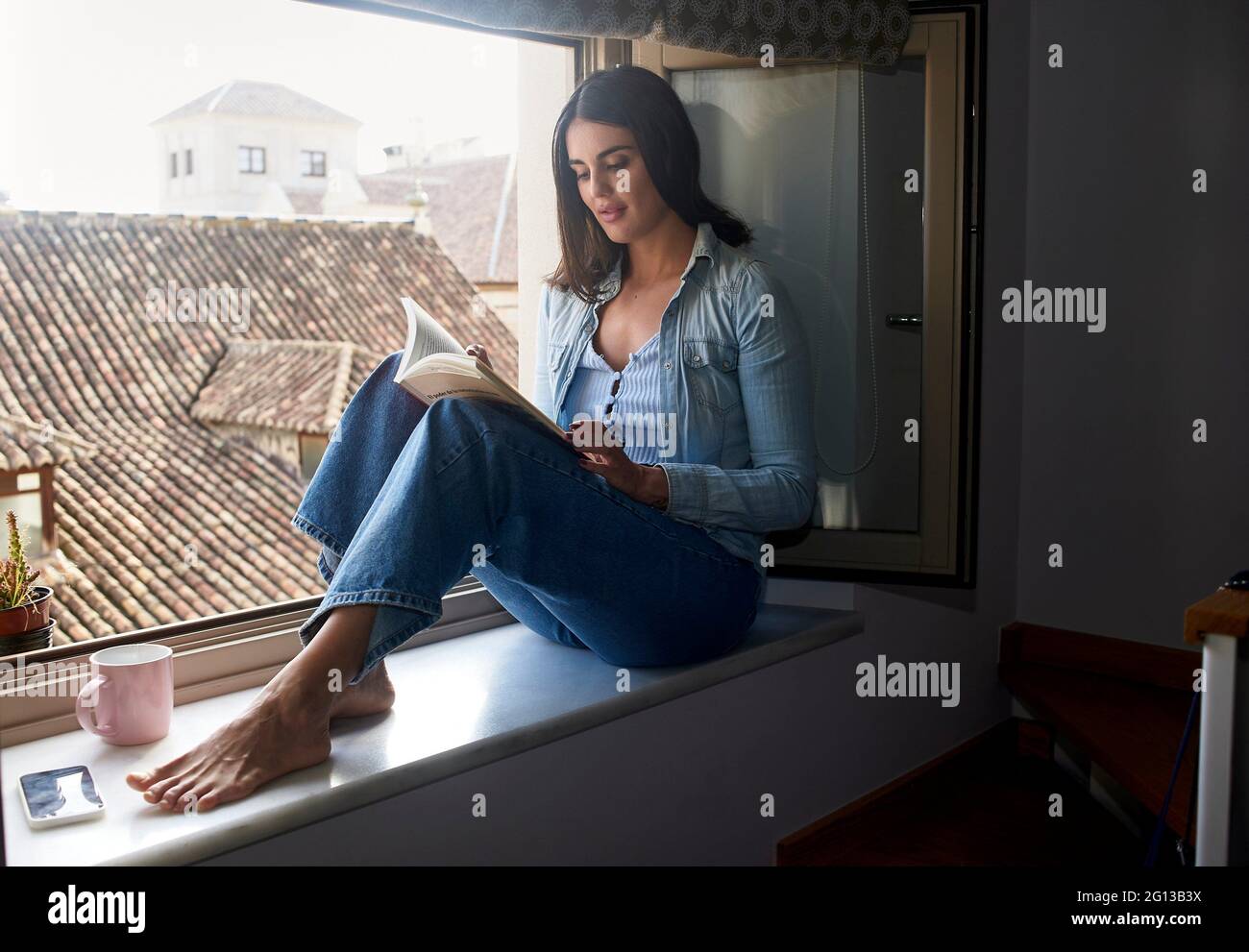 Resting reading hi-res stock photography and images - Alamy