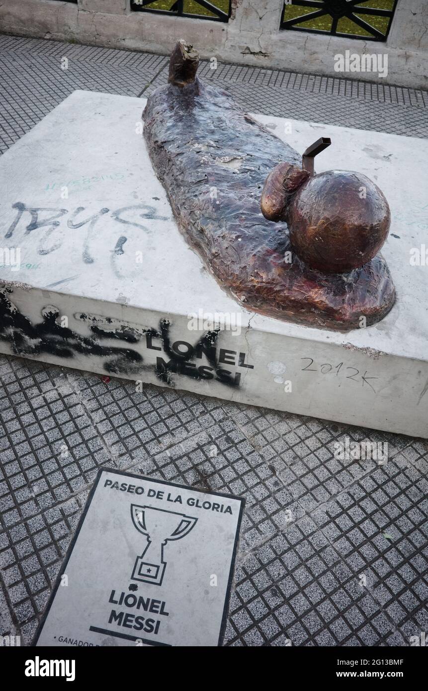 Lionel messi sculpture hi-res stock photography and images - Alamy