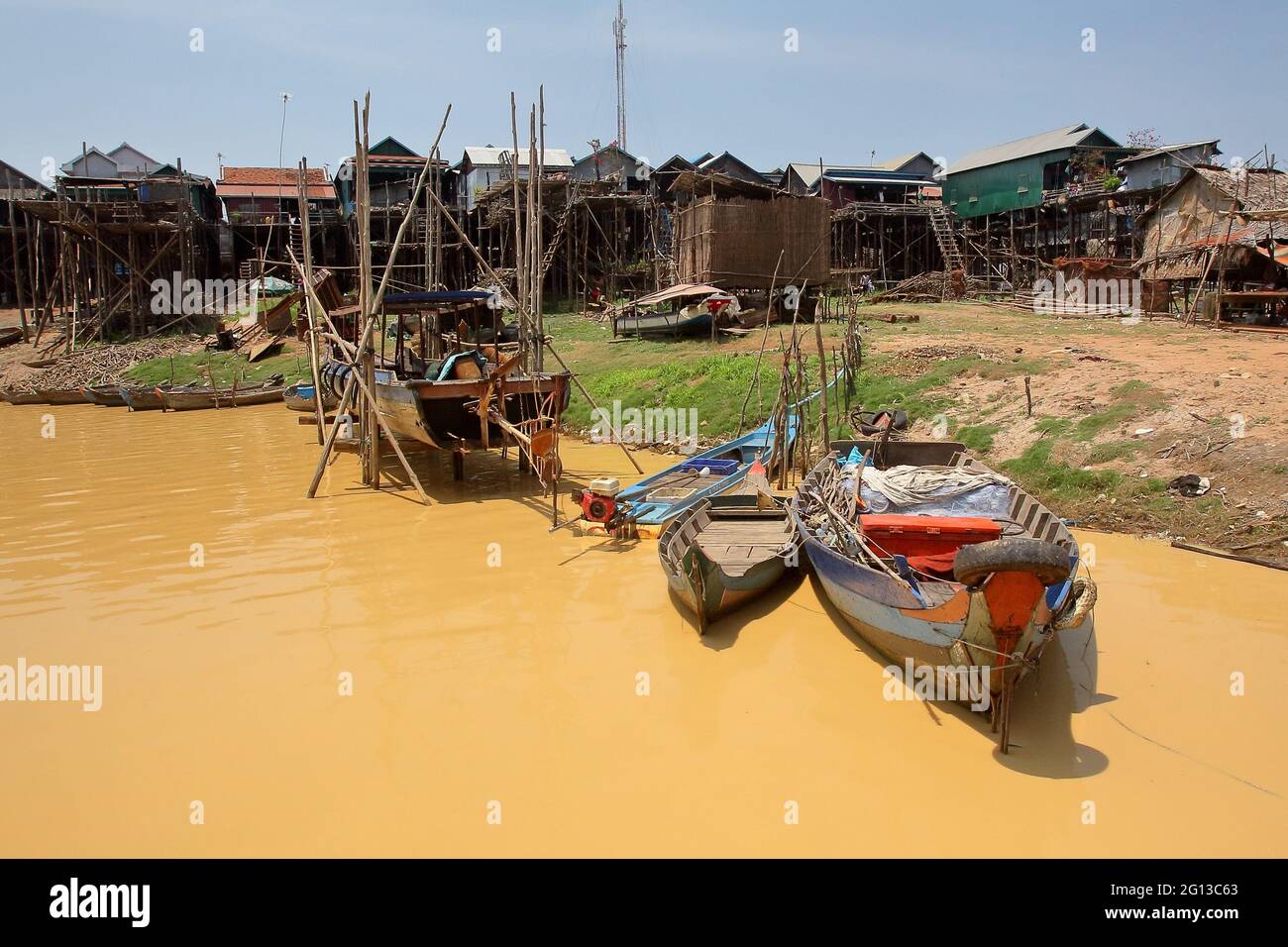Cambodia floating house dry hi-res stock photography and images - Alamy