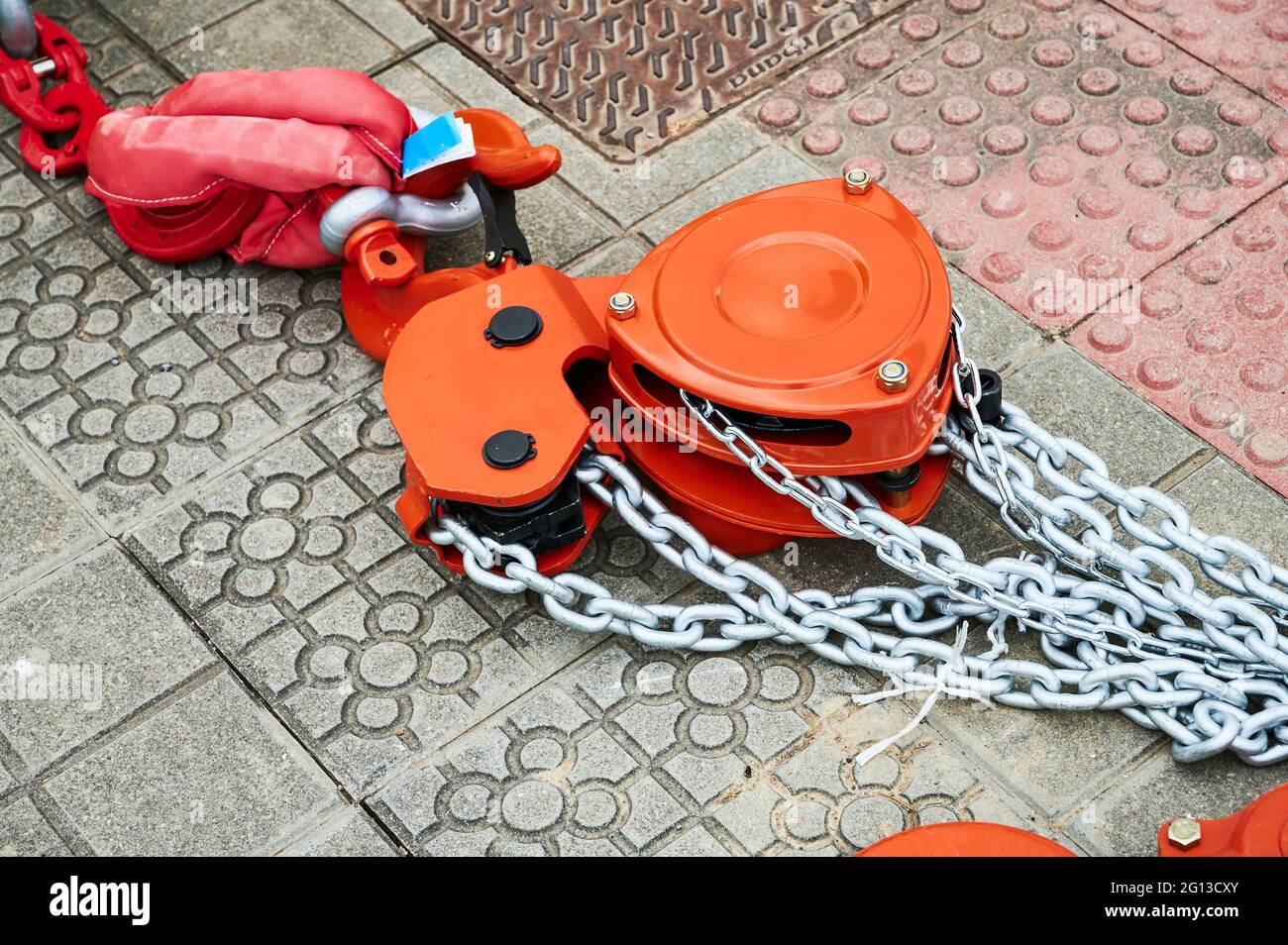 Red winch hi-res stock photography and images - Alamy
