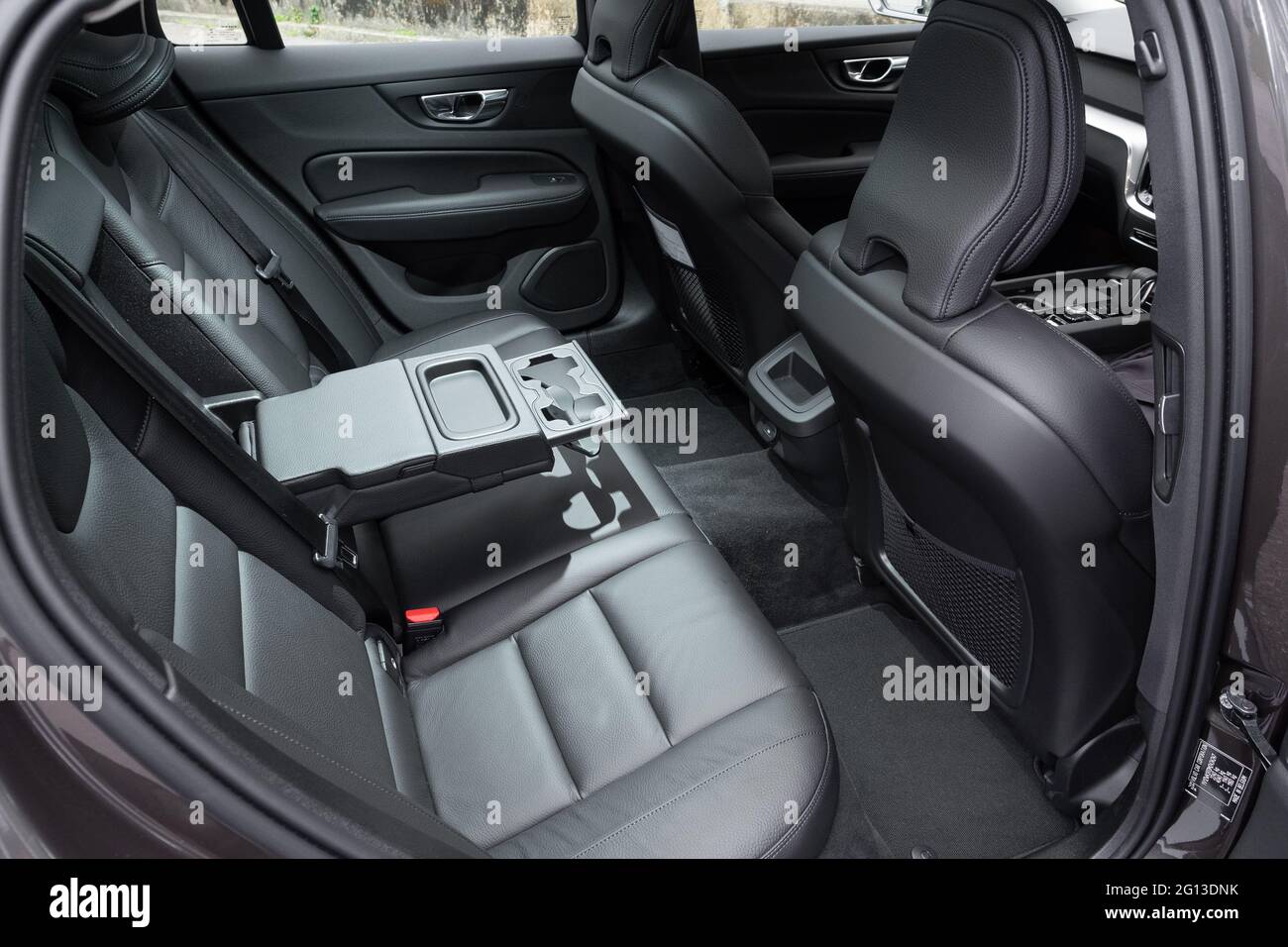 Volvo v60 hi-res stock photography and images - Alamy