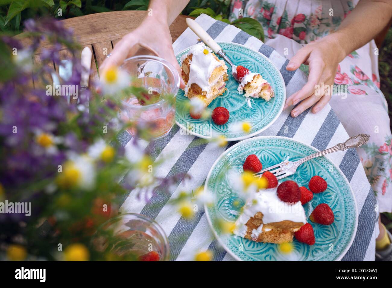 Beautiful girl eating piece cake hi-res stock photography and images ...