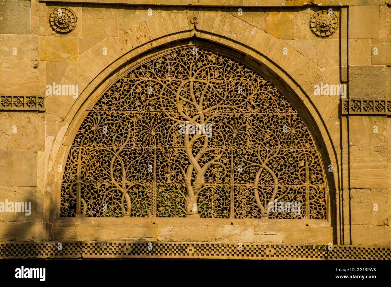 Sidi Saiyyed Mosque in Ahmedabad Stock Photo - Alamy