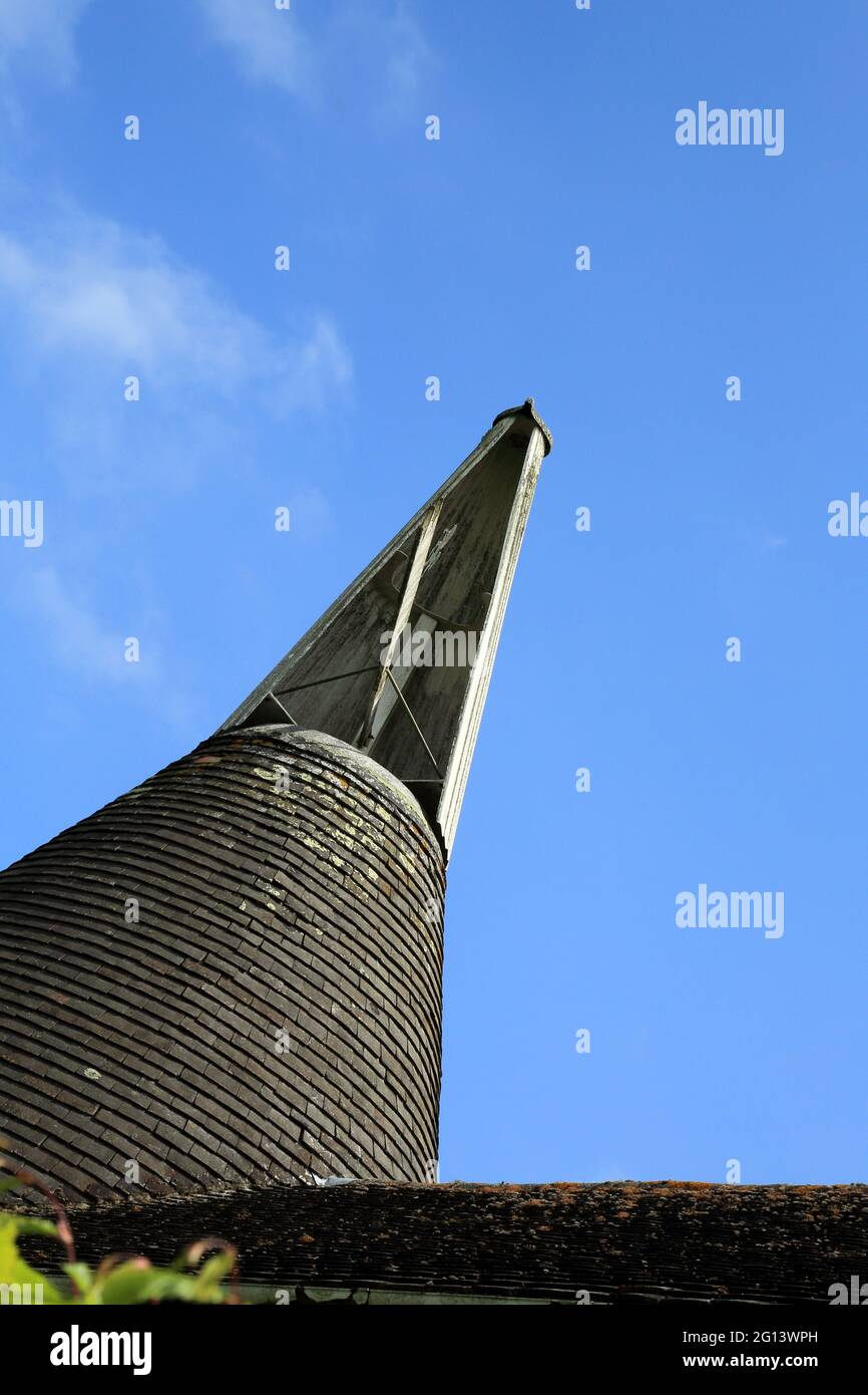 Oast house cowl hi-res stock photography and images - Alamy
