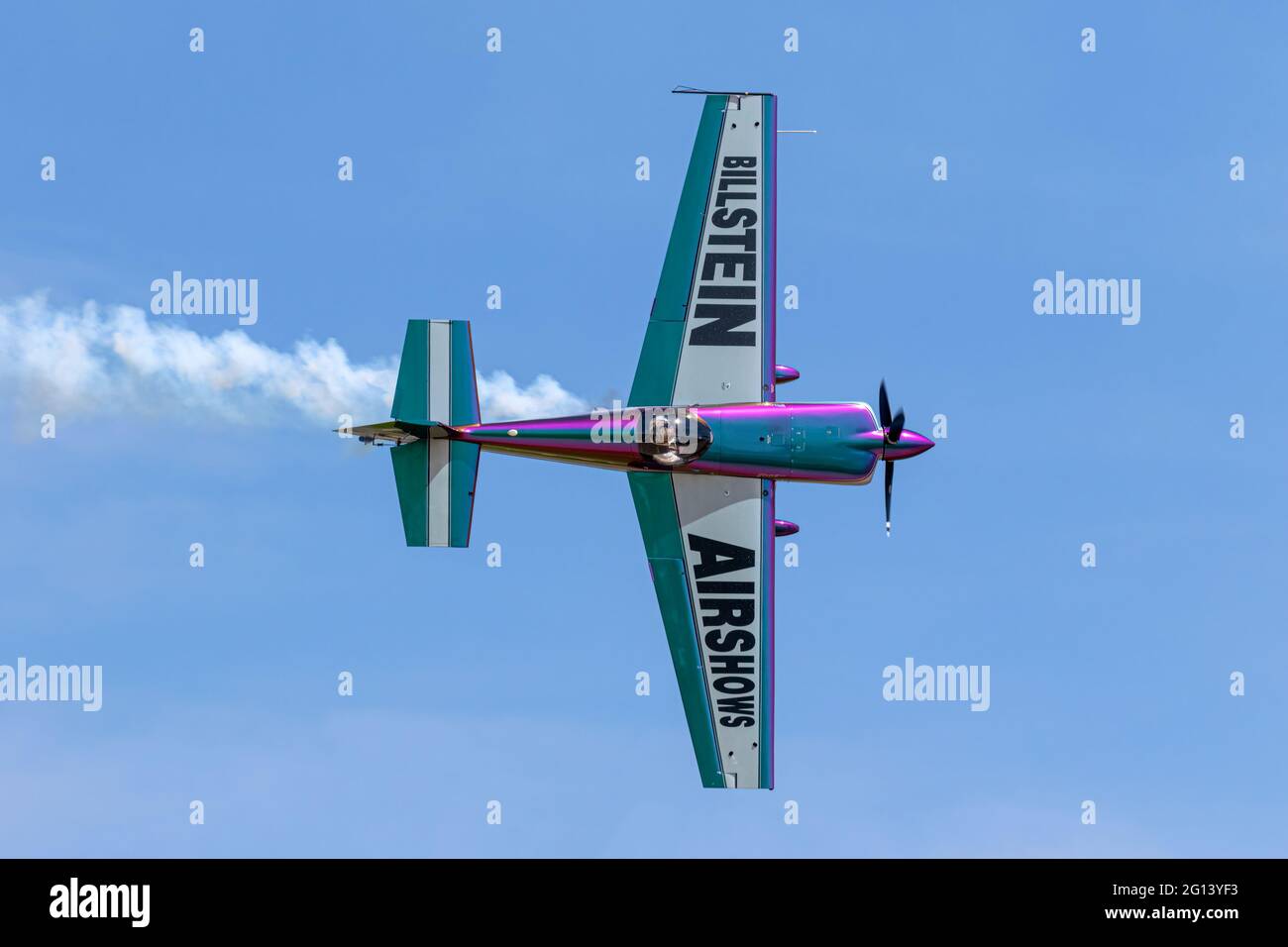 Flying edge hi-res stock photography and images - Alamy