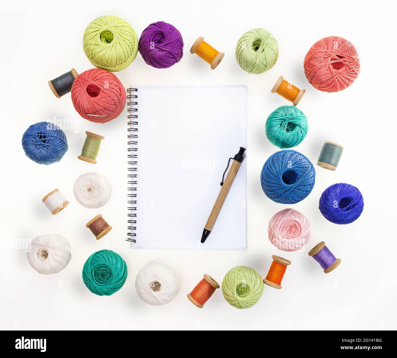 Ball of yarn pen hi-res stock photography and images - Alamy