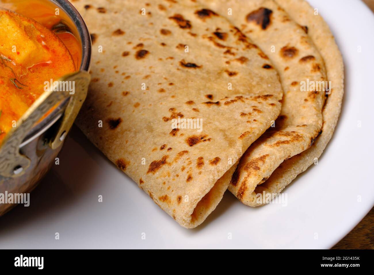 Indian style flat bread hi-res stock photography and images - Alamy