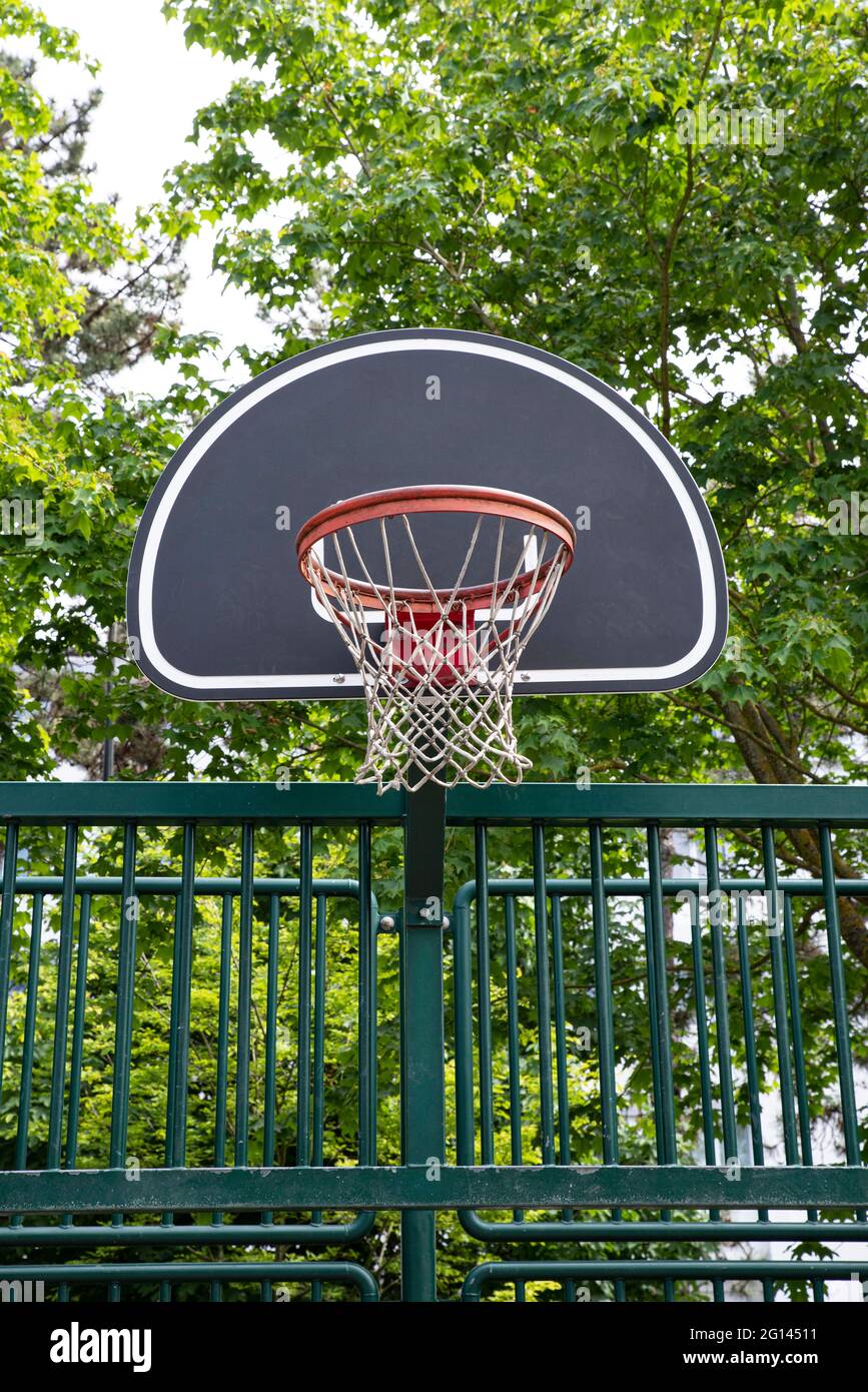 Public basketball court in the city and outdoors Stock Photo - Alamy