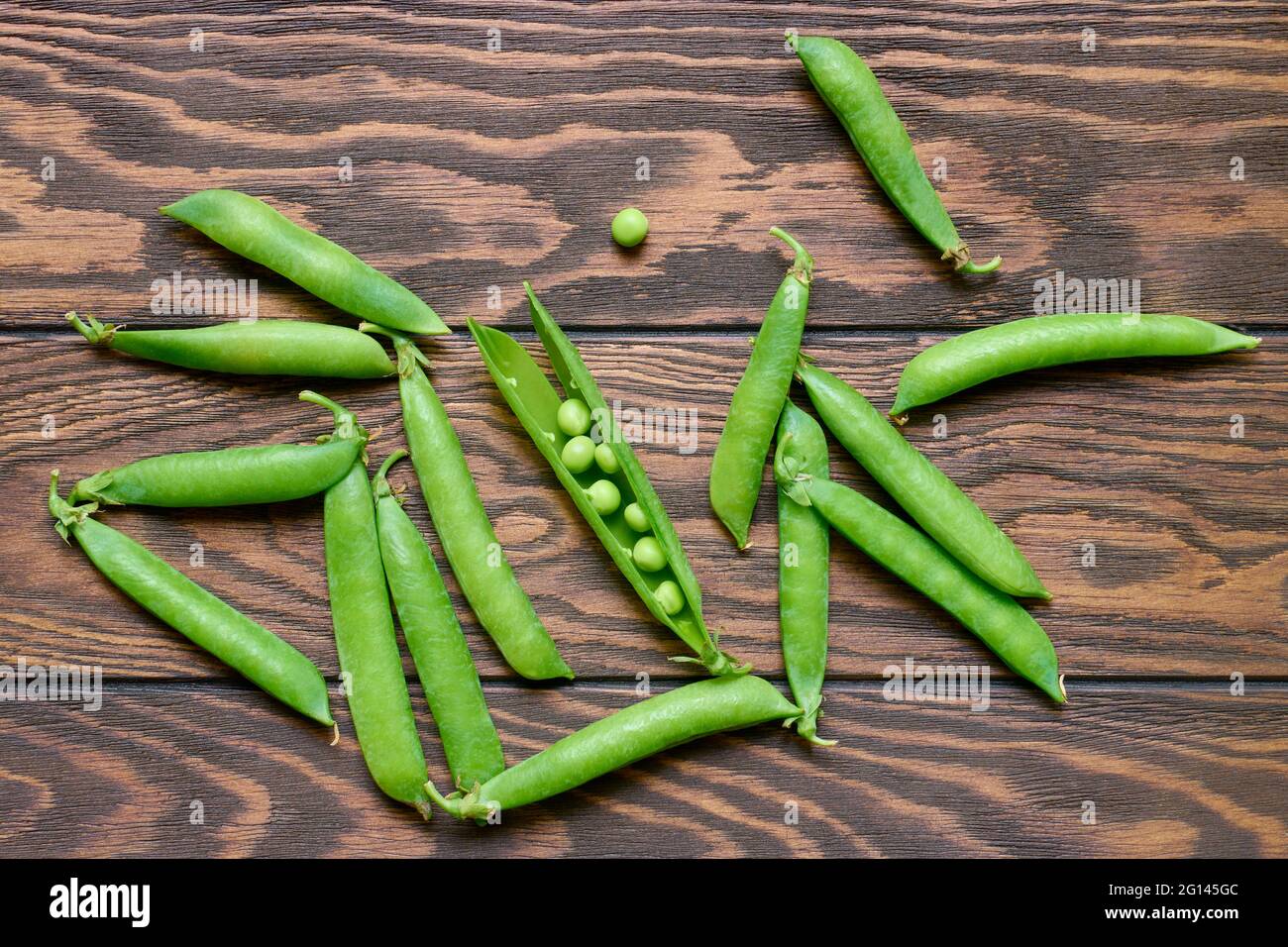 Pea harvest hi-res stock photography and images - Alamy