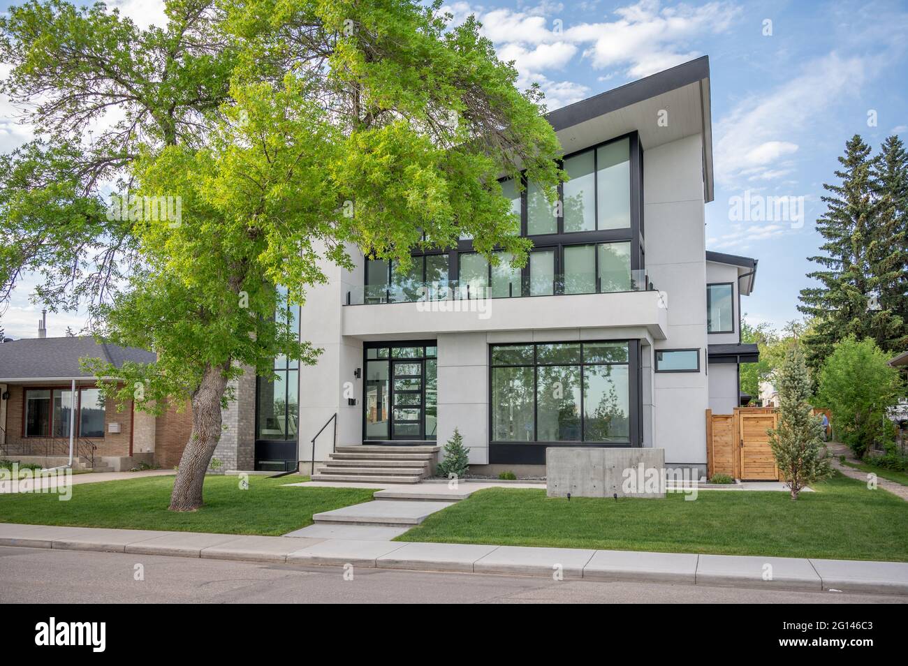 New home construction calgary hi-res stock photography and images - Alamy