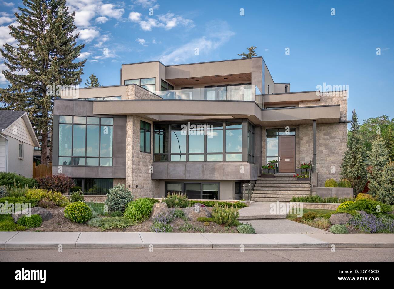 Luxury house at sunny day in Calgary, Canada Stock Photo - Alamy