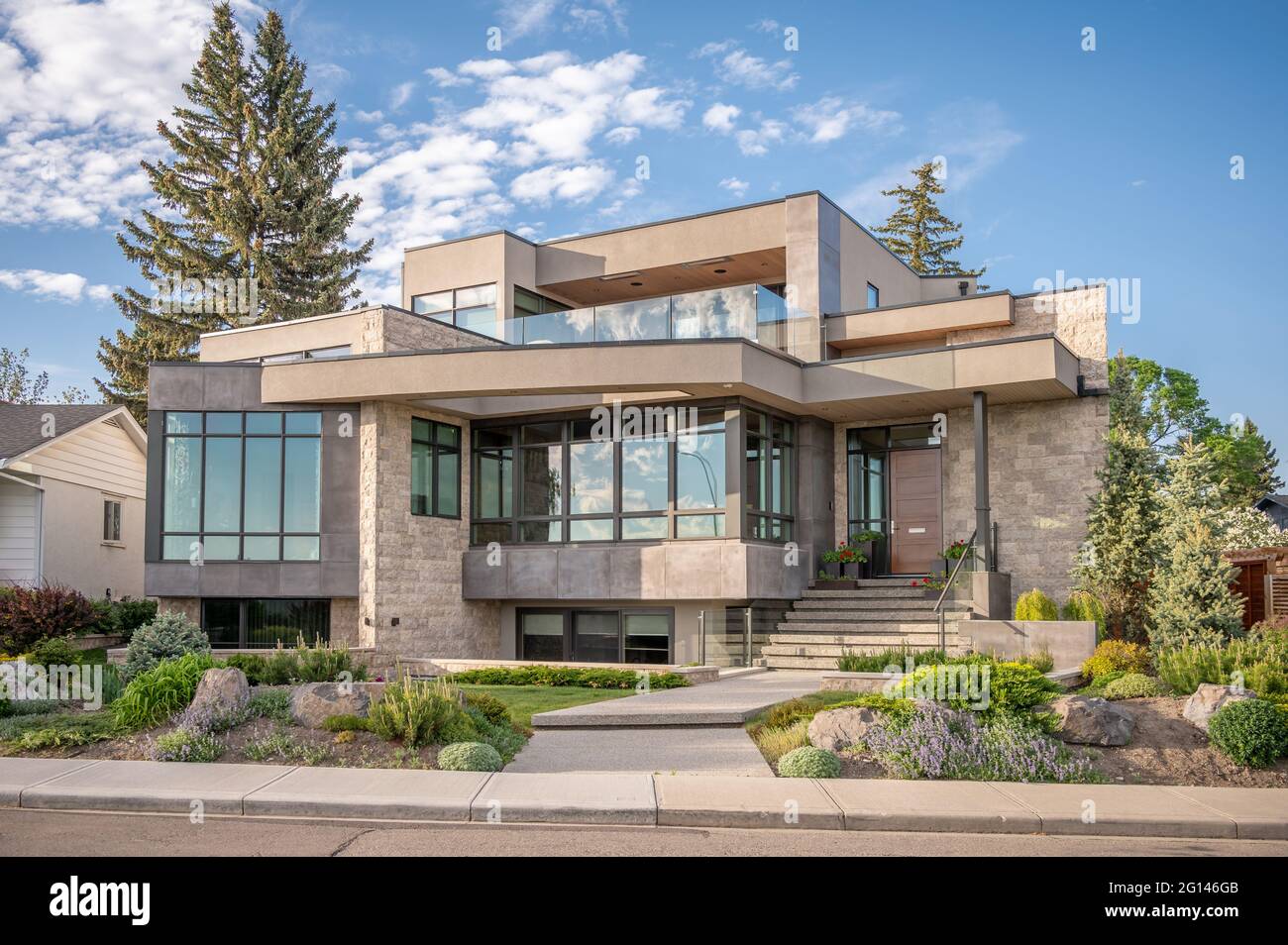 New home construction calgary hi-res stock photography and images - Alamy