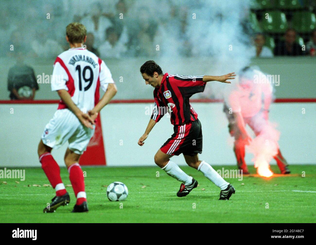 Oliver neuville 2001 hi-res stock photography and images - Alamy