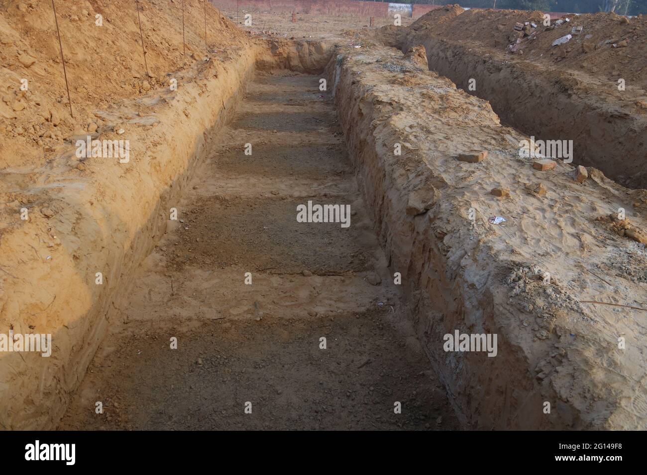 Dig building foundation hi-res stock photography and images - Alamy