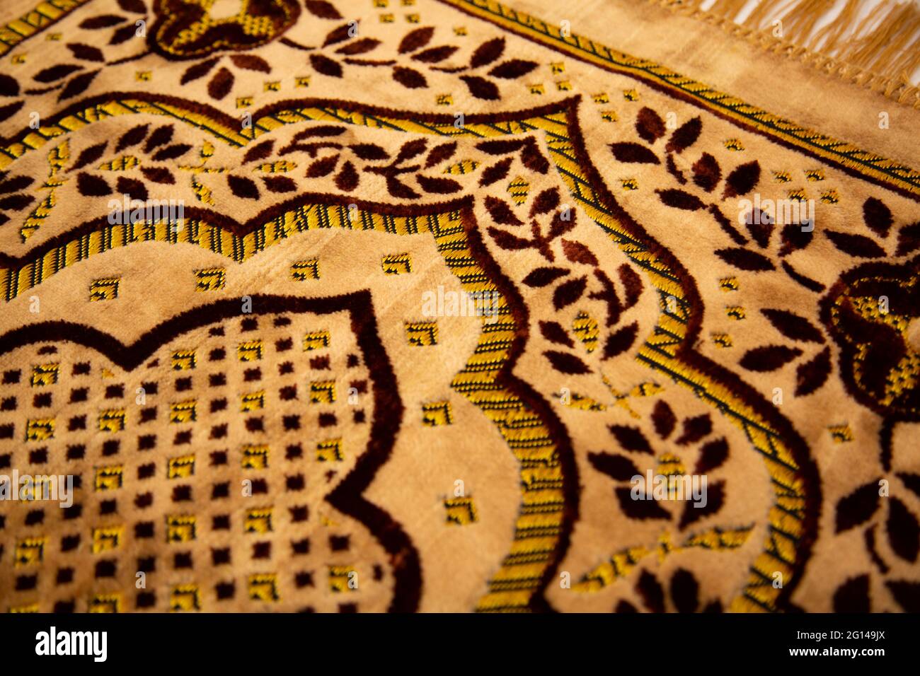 Prayer mat hi-res stock photography and images - Alamy