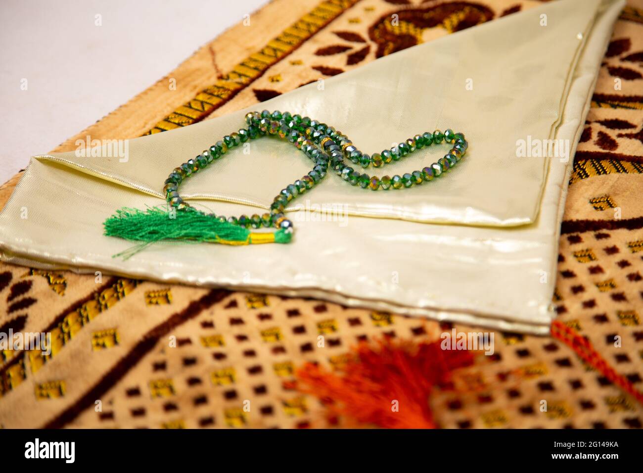 Prayer mat hi-res stock photography and images - Alamy