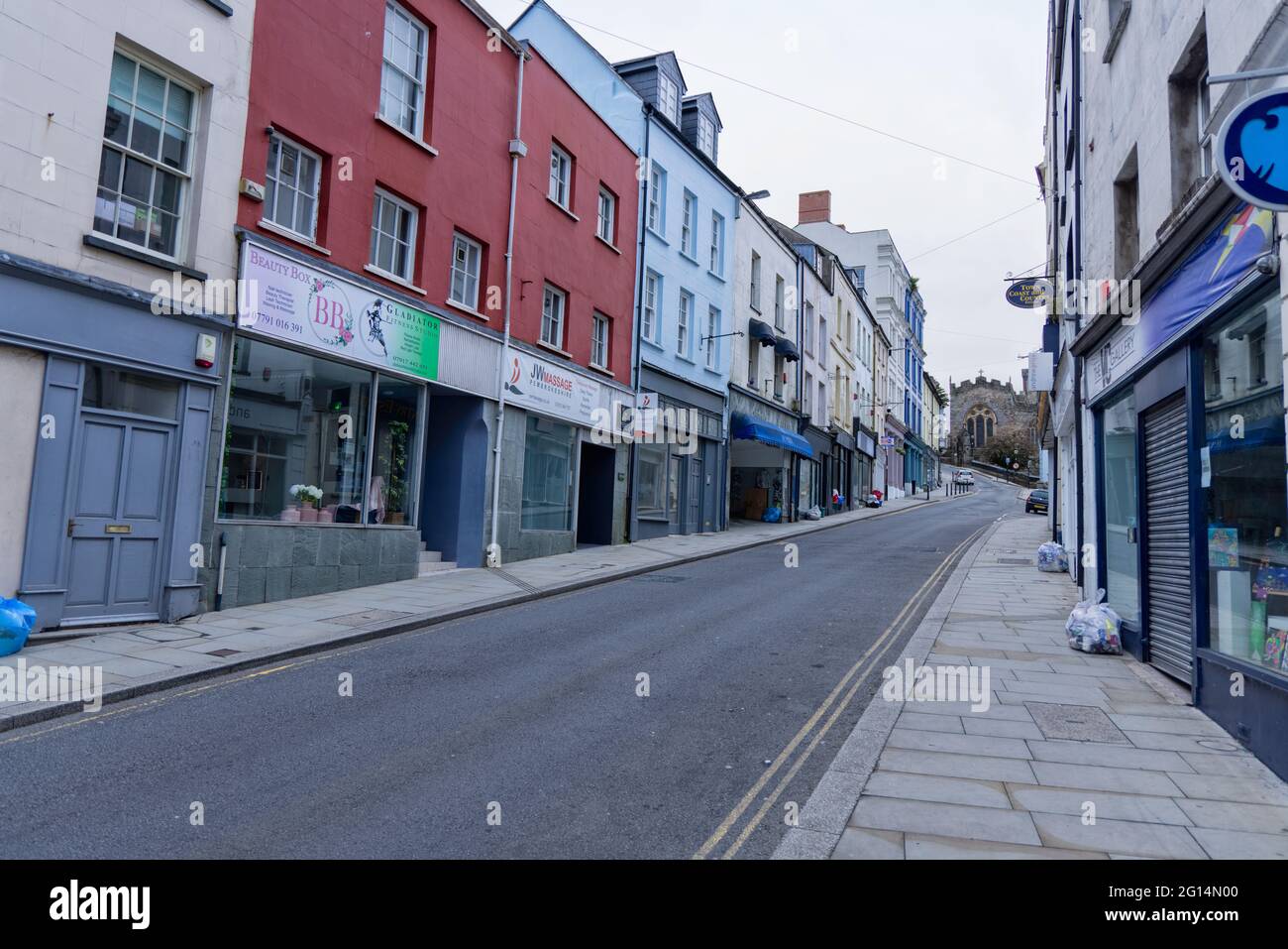 Row shops derelict hi-res stock photography and images - Alamy