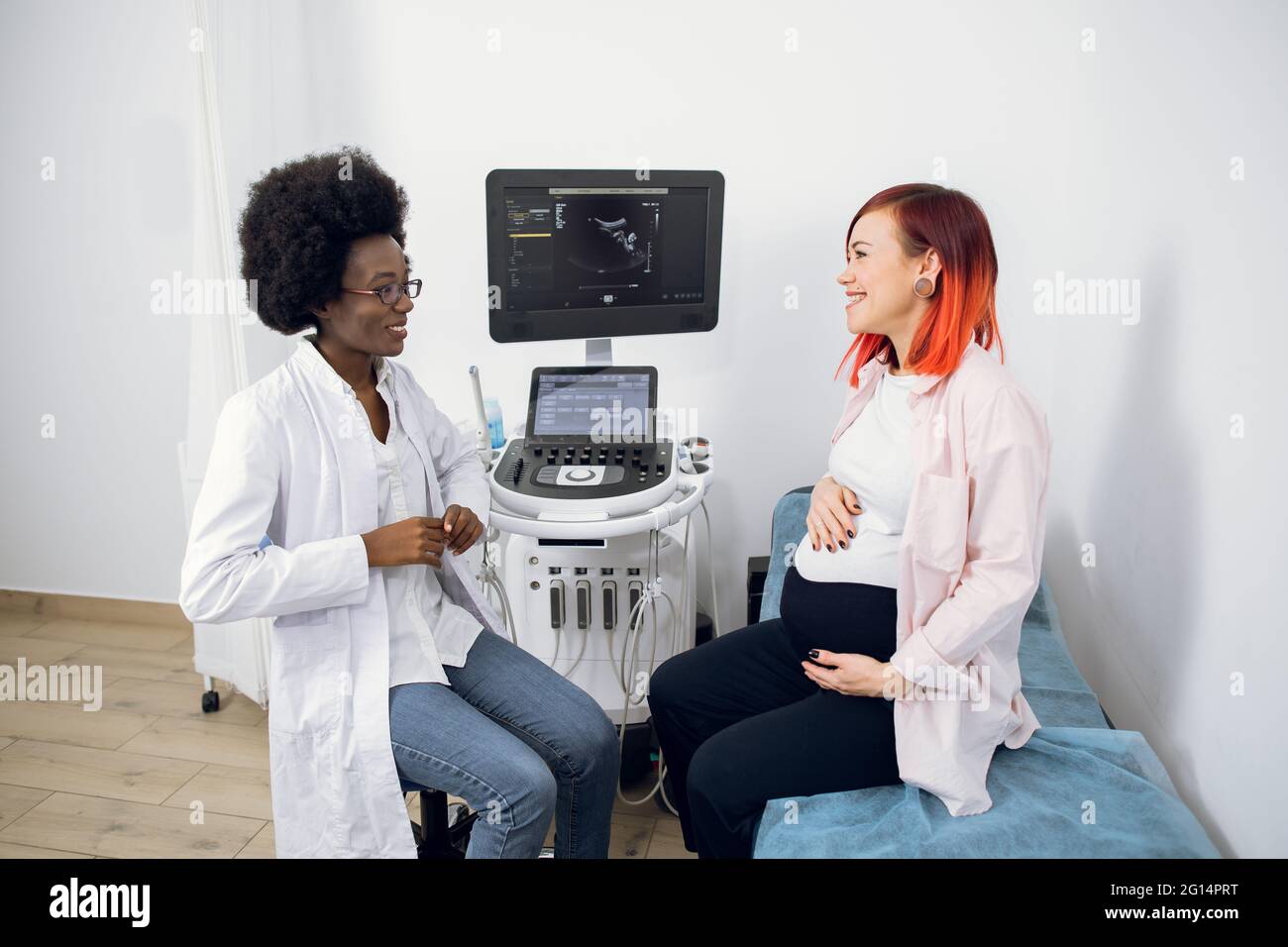 Pregnant women health check up hi-res stock photography and images - Alamy