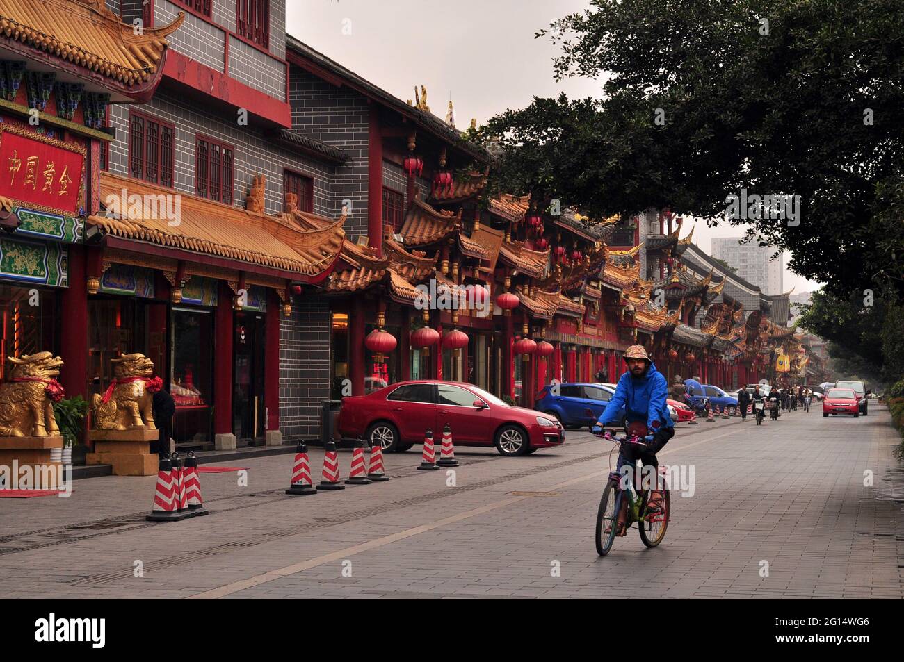 Bicycle dragon hi-res stock photography and images - Alamy