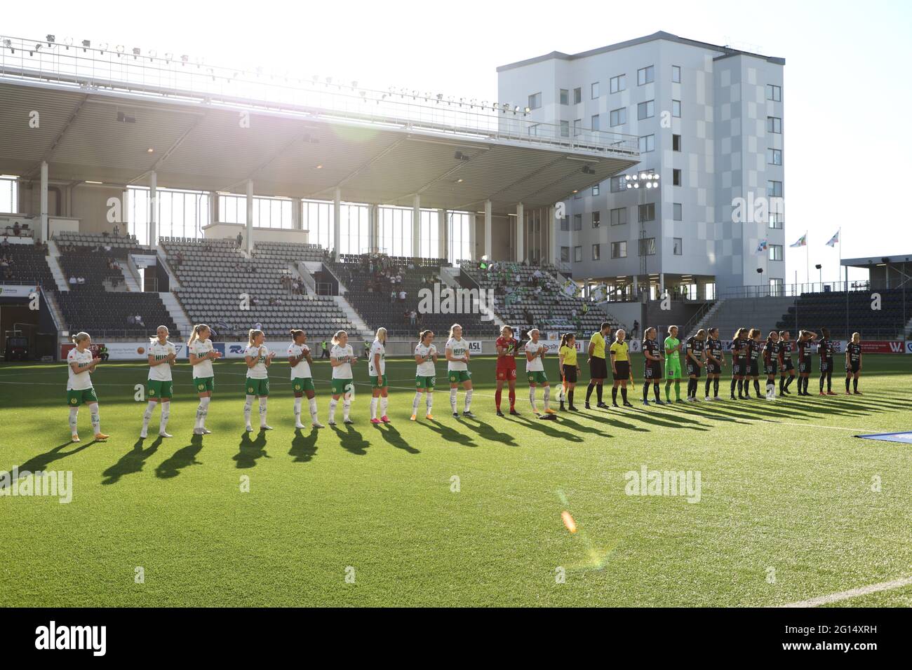LINKÖPING 20210604The team before Friday's match in the Damallsvenskan ...