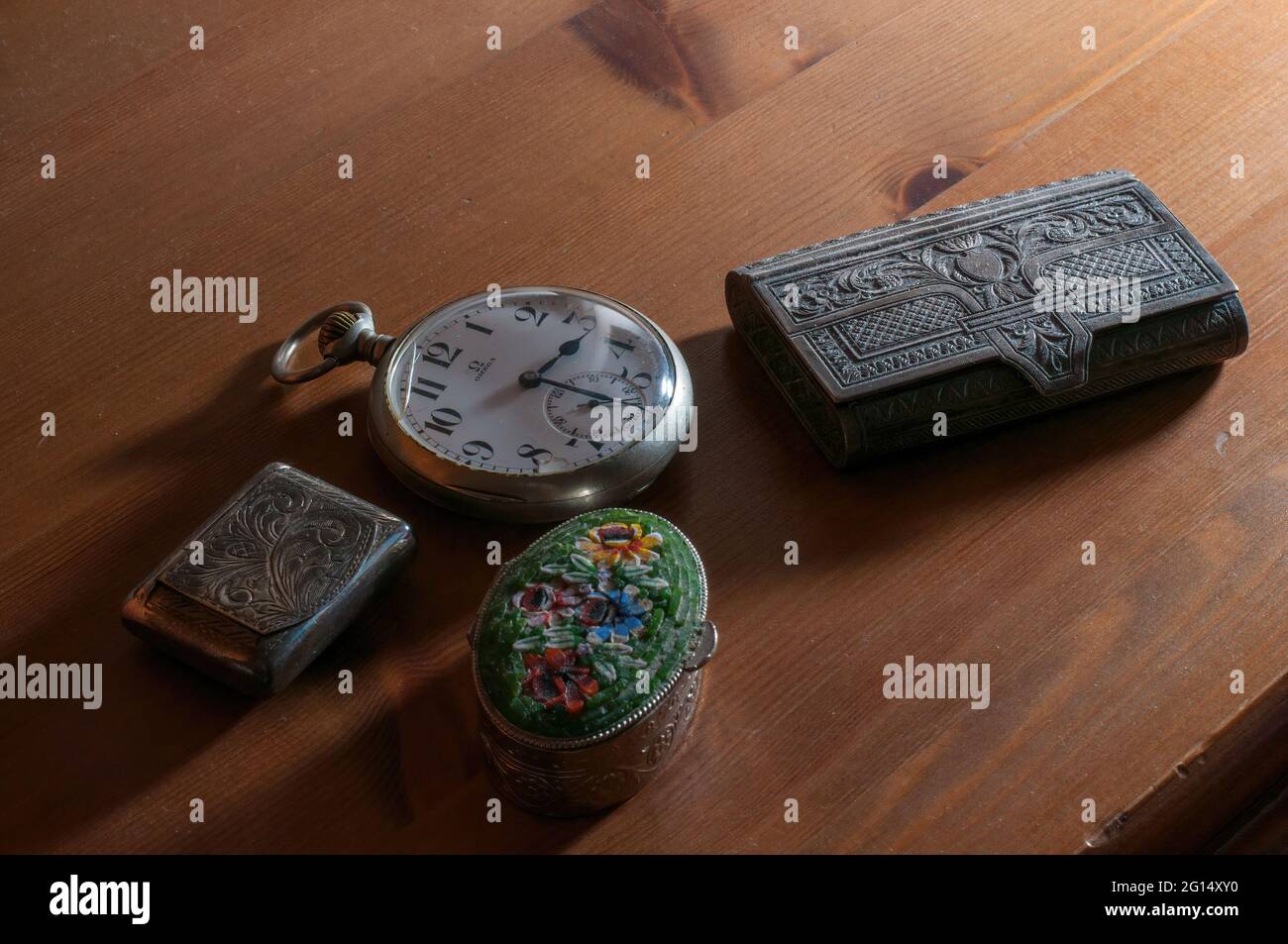 Cose vecchie hi-res stock photography and images - Alamy