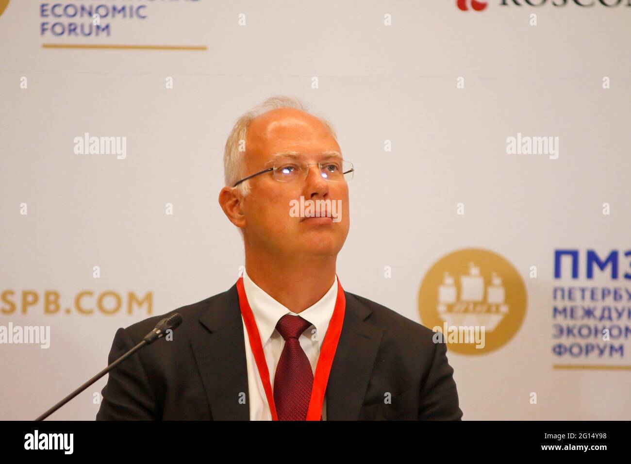 Russian Direct Investment Fund High Resolution Stock Photography and ...