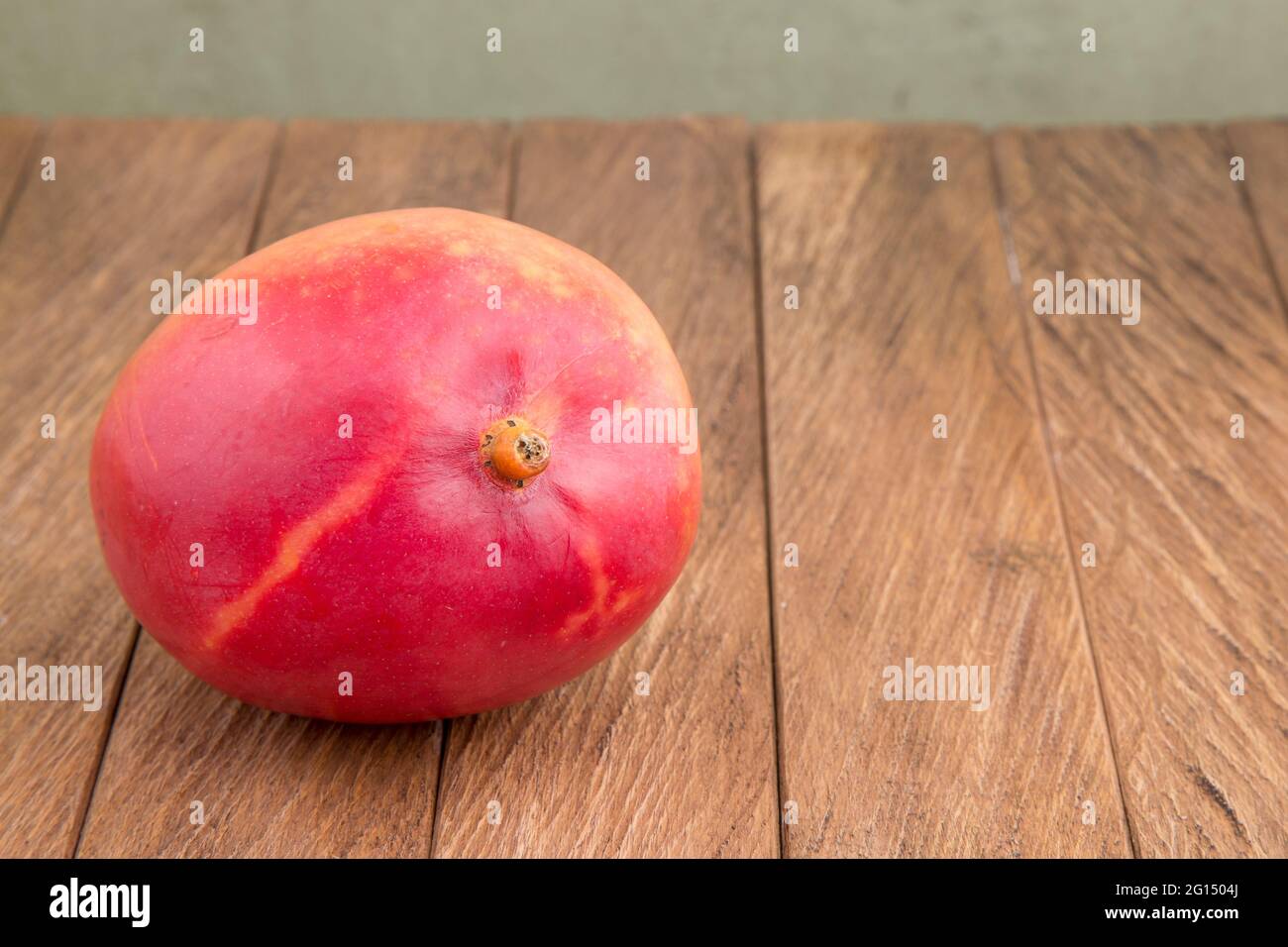Tommy atkins mango hi-res stock photography and images - Alamy