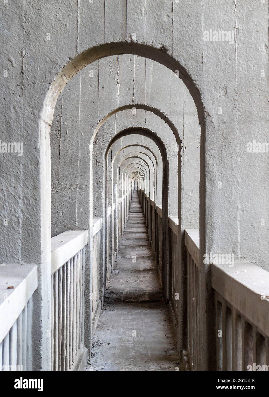 Walk inside the canal bridge Stock Photo - Alamy