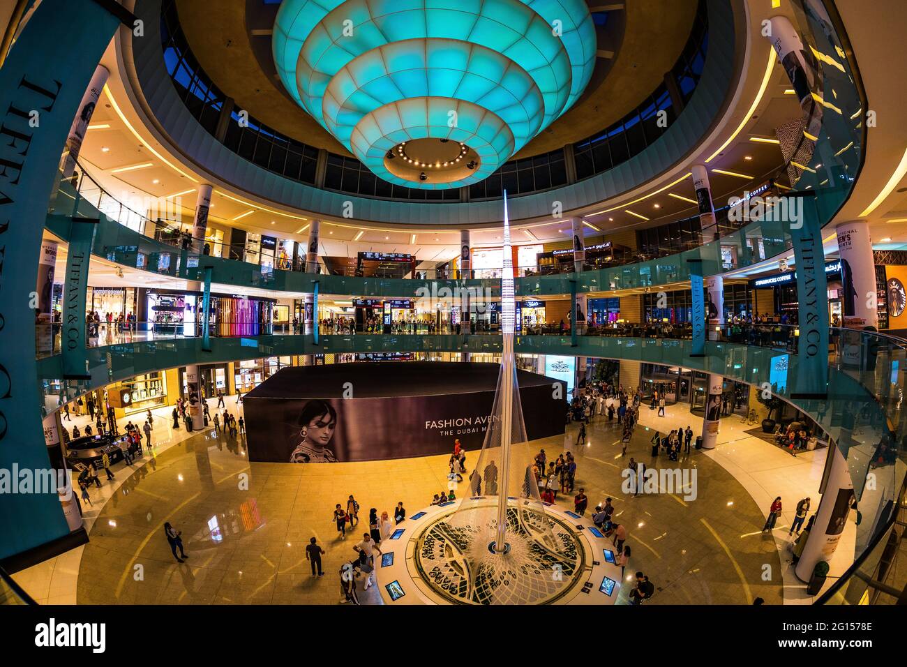 Shopping mall dome interior hi-res stock photography and images - Alamy