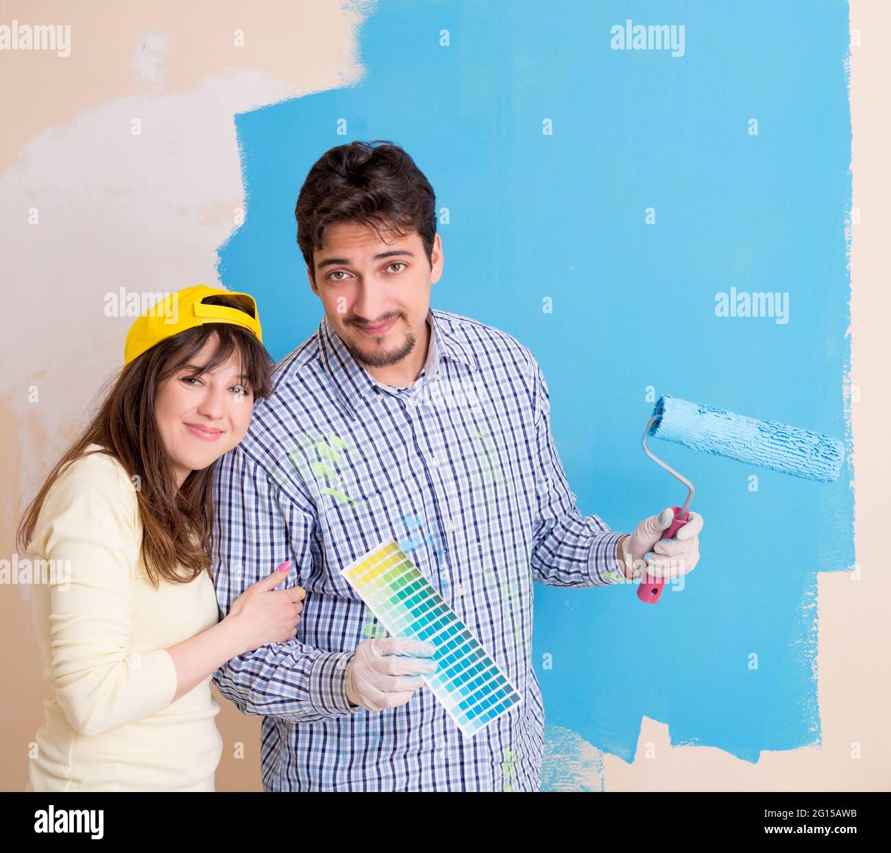 The husband and wife doing renovation at home Stock Photo - Alamy