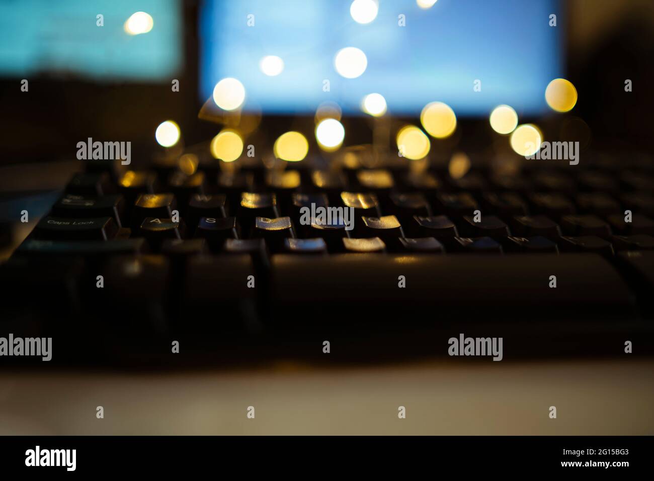 Office computing lights hi-res stock photography and images - Alamy