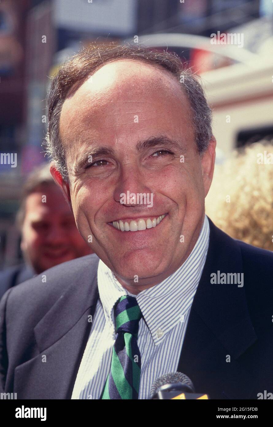 Mayor Rudolph Giuliani attends the sixth annual "Broadway on Broadway ...