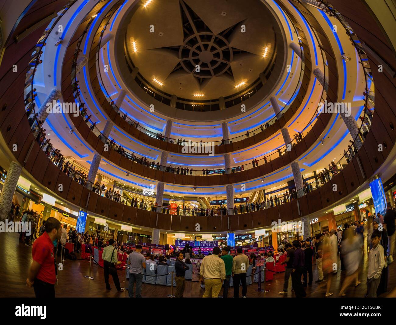 Dubai mall roof architecture hi-res stock photography and images - Alamy