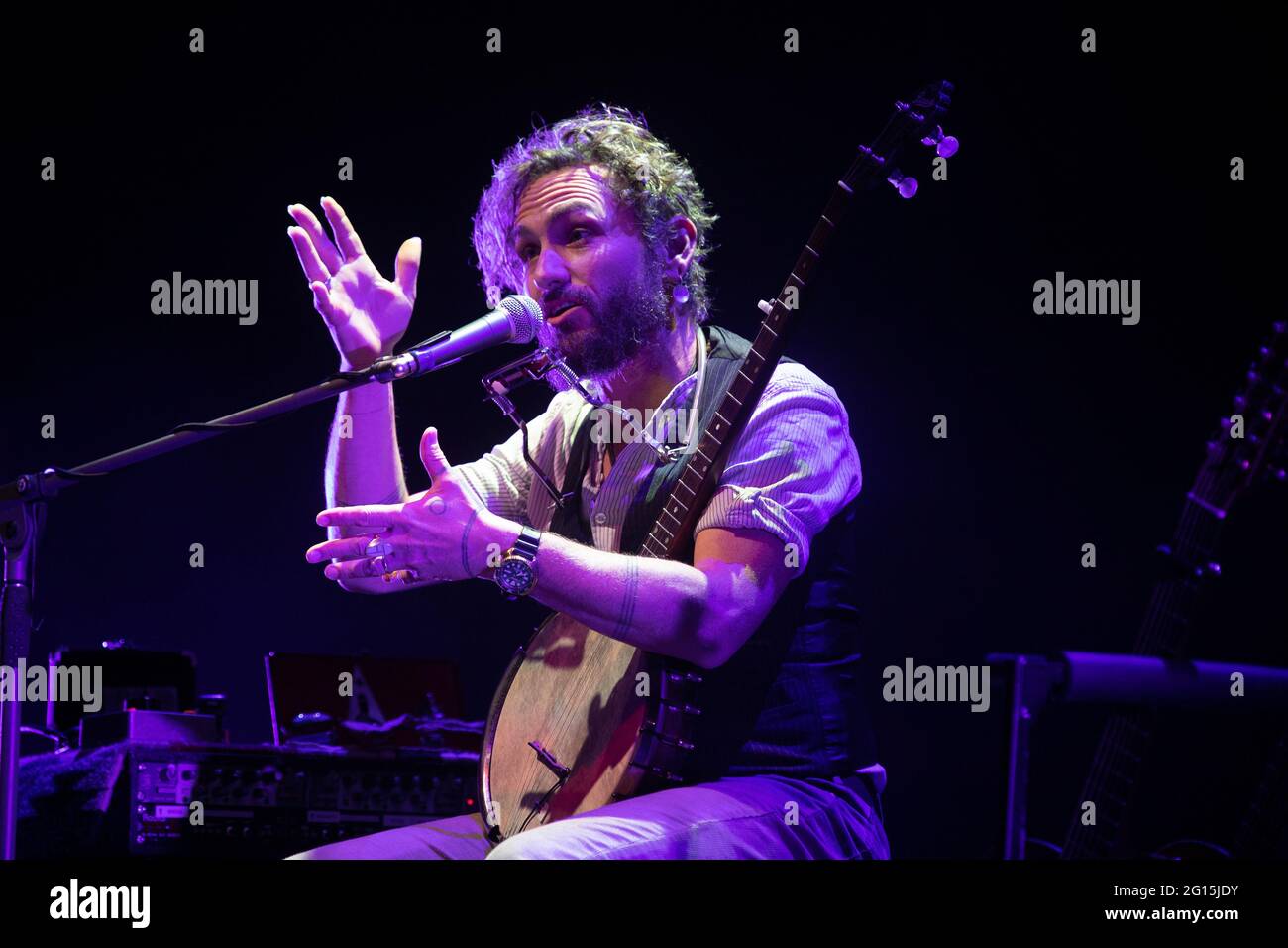 John Butler, award winning Australian singer songwriter performs a live ...