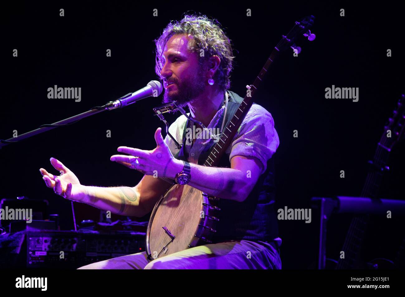 John Butler, award winning Australian singer songwriter performs a live ...