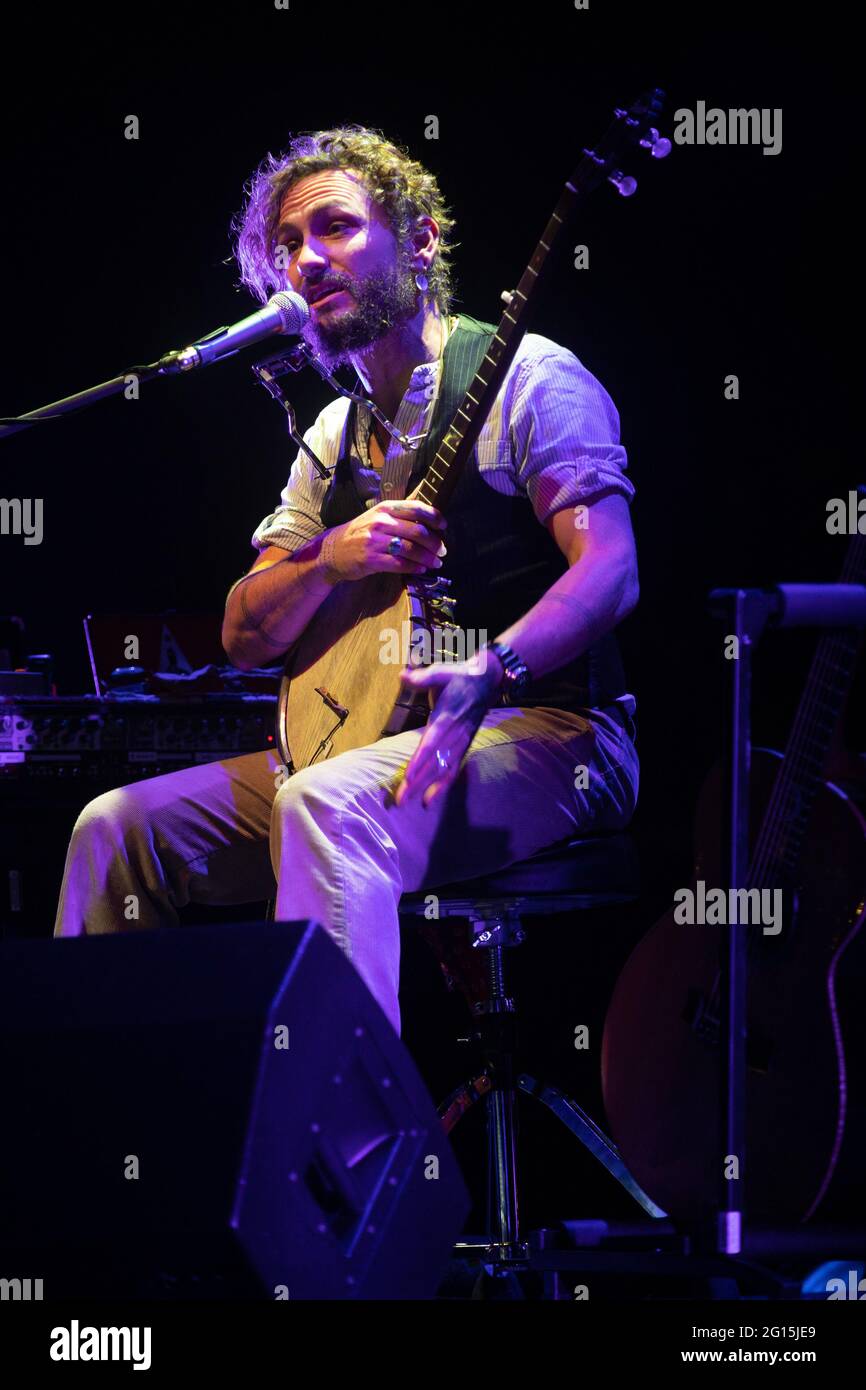 John Butler, award winning Australian singer songwriter performs a live ...