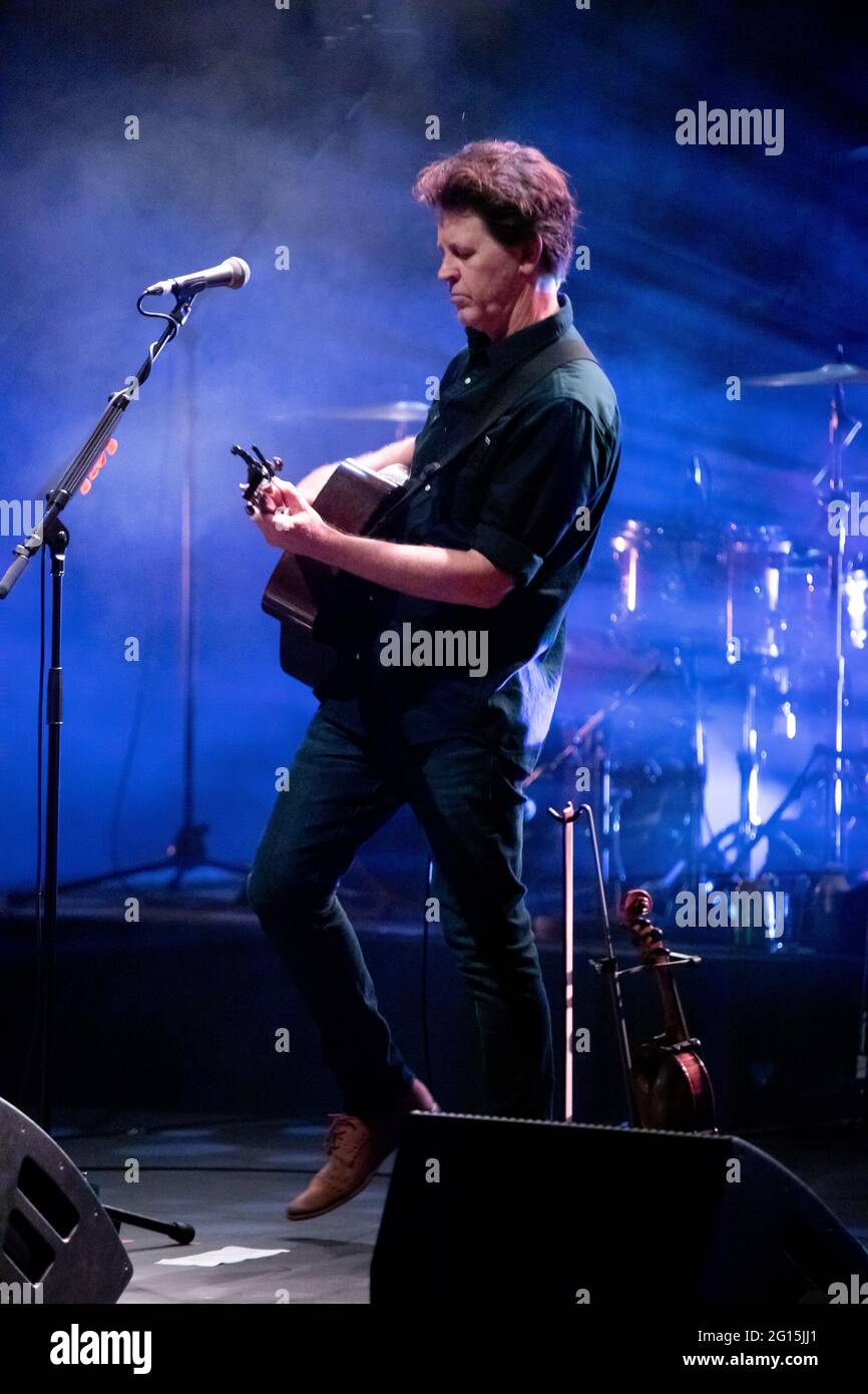 Bernard Fanning performs a live concert with his band The Black Fins in ...